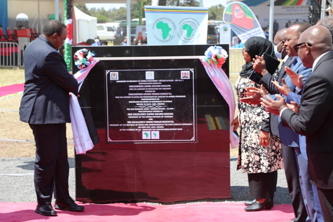 Arusha-Holili (Tanzania)-Taveta-Voi (Kenya) Road Project