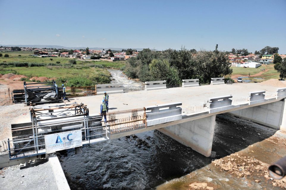 Johannesburg opens newly built Klipspruit bridge and 300 metres road