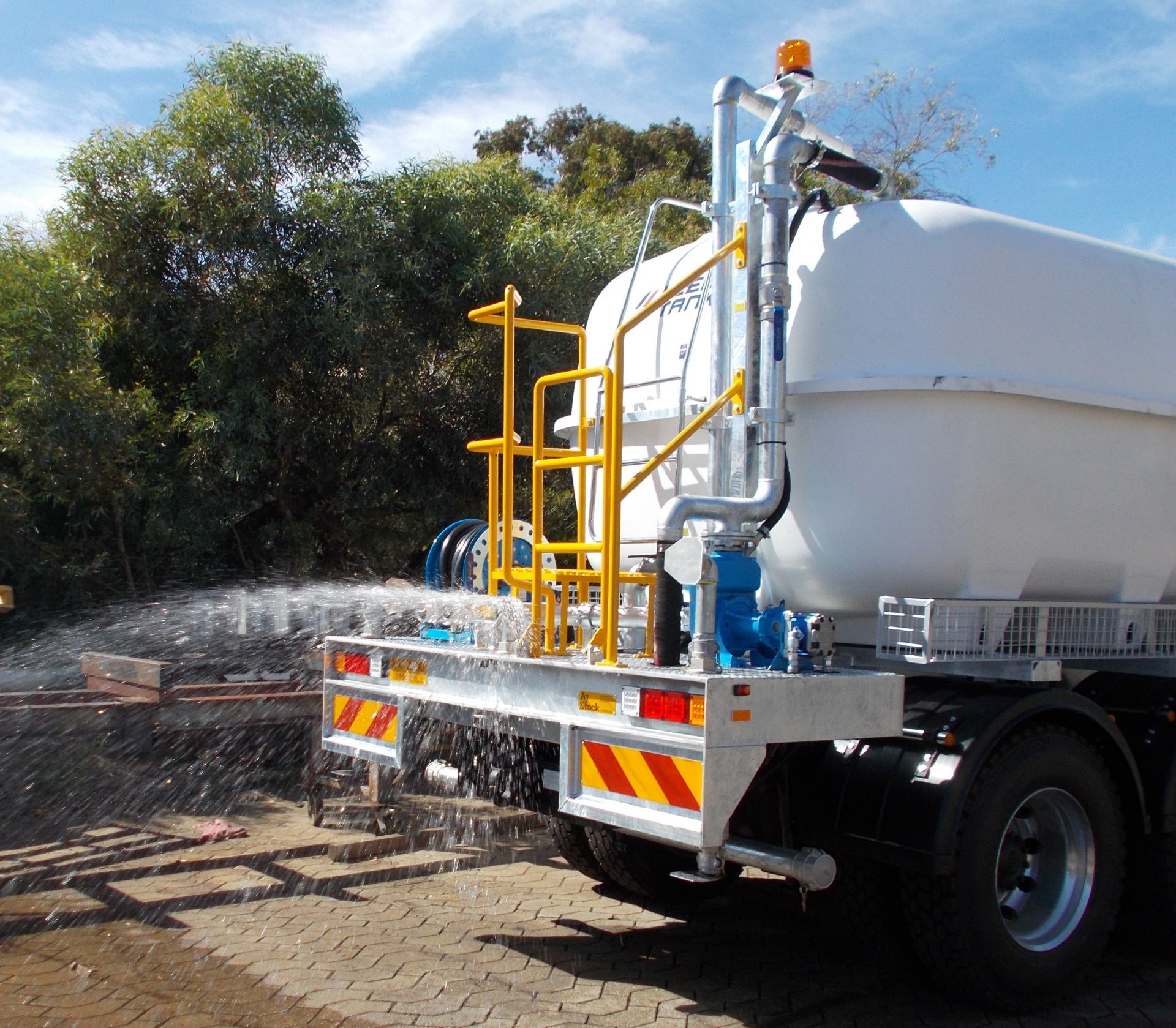 Aussie Pumps: Water cart pumps for dust suppression