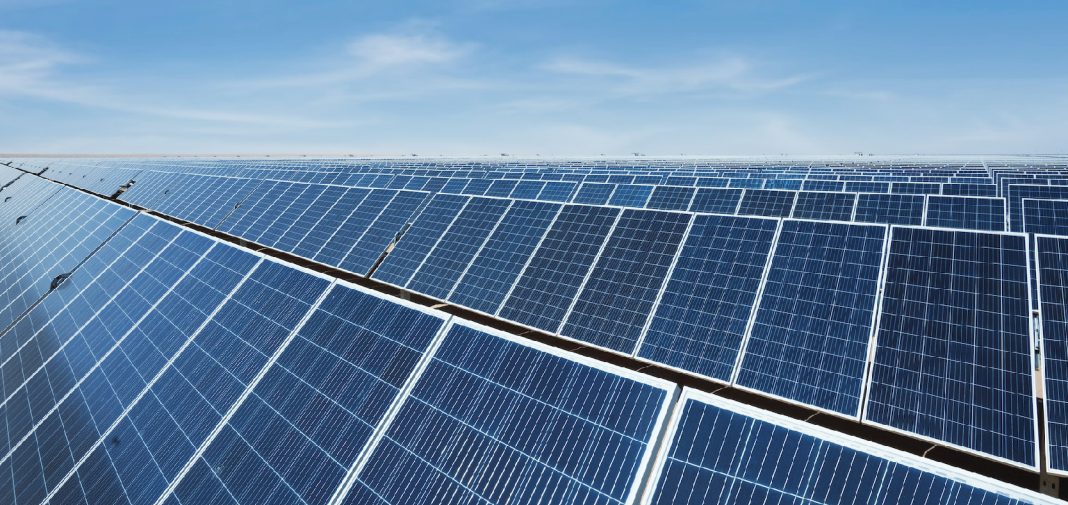Contract signed for 700MW Ar Rass solar power plant in Saudi Arabia