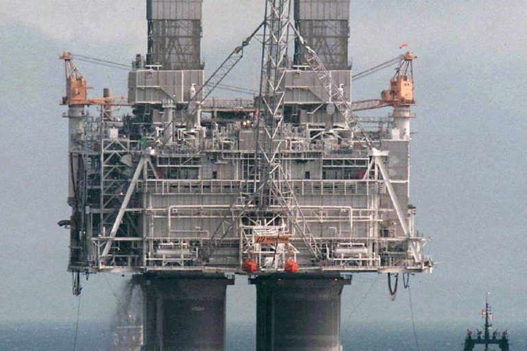 World’s Largest Oil Rigs Ranked: Top 6 and the Facts Behind Them