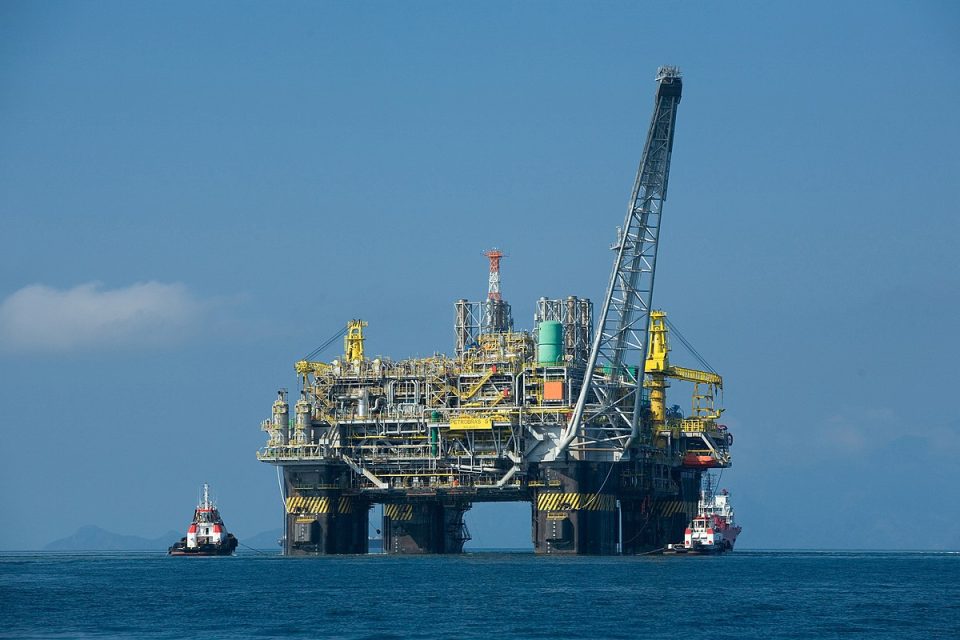 World’s Largest Oil Rigs Ranked: Top 6 and the Facts Behind Them